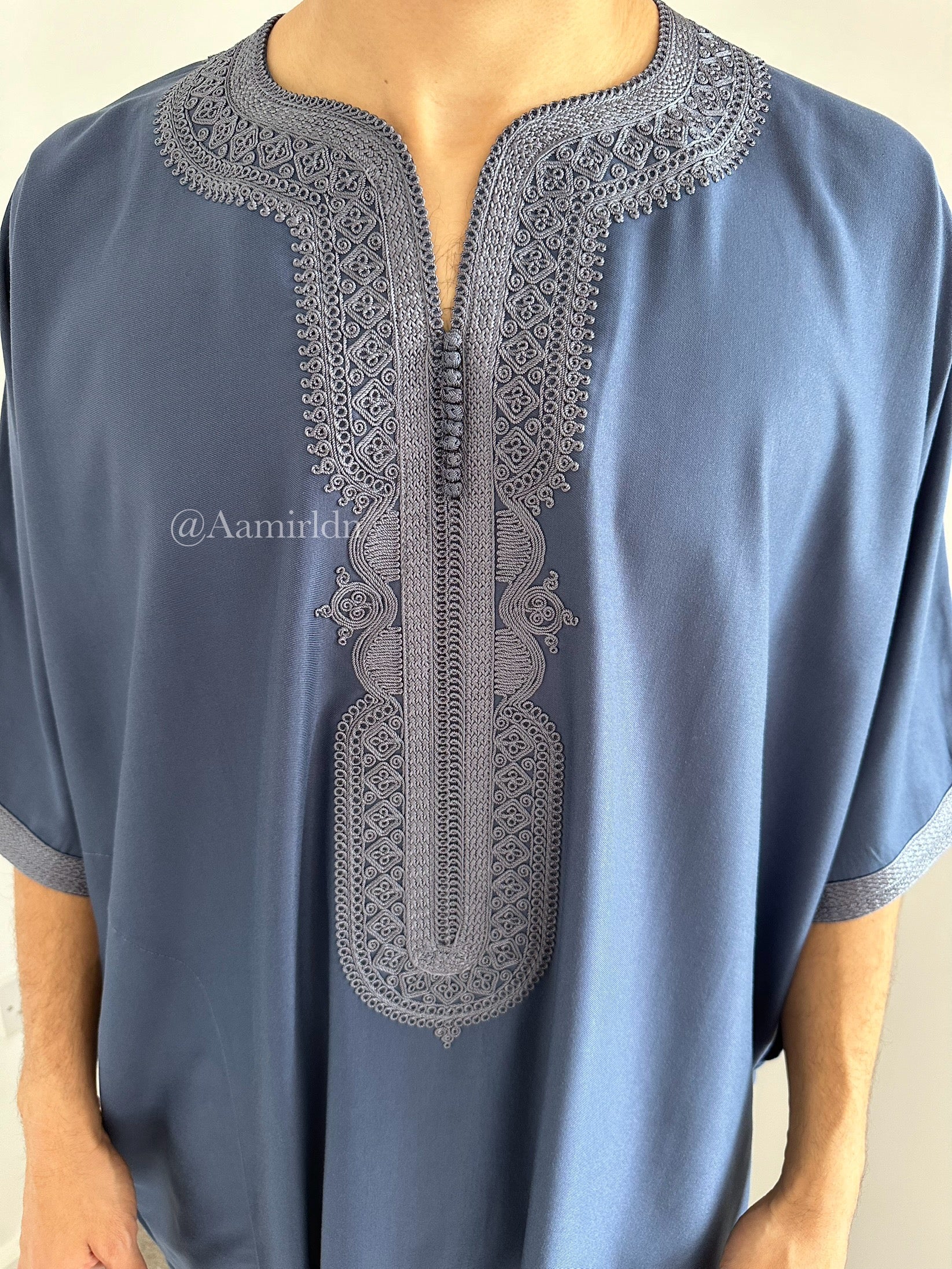 Deep Dusty Blue – Amir Ldn